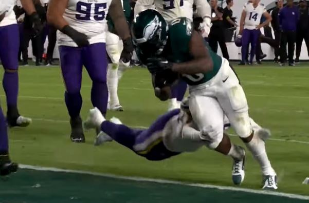 D'Andre Swift has a big game leading the Eagles to victory – BGMSportsTrax